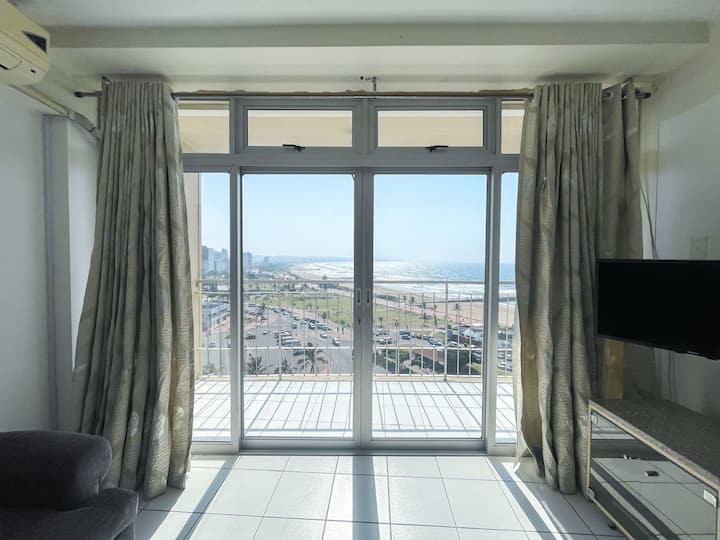 4 Sleeper Apartment On Durban Beachfront - Durban
