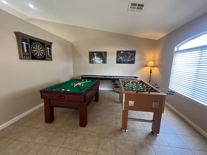 Cozy Home, $149 Nightly, Game Rm, Sleeps-8 - 北拉斯維加斯