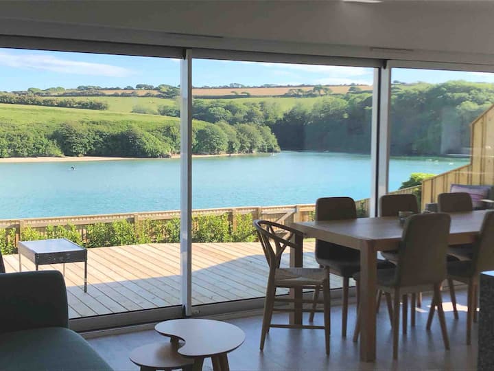 Beachy House. Stunning Sandy Estuary Views. - Perranporth
