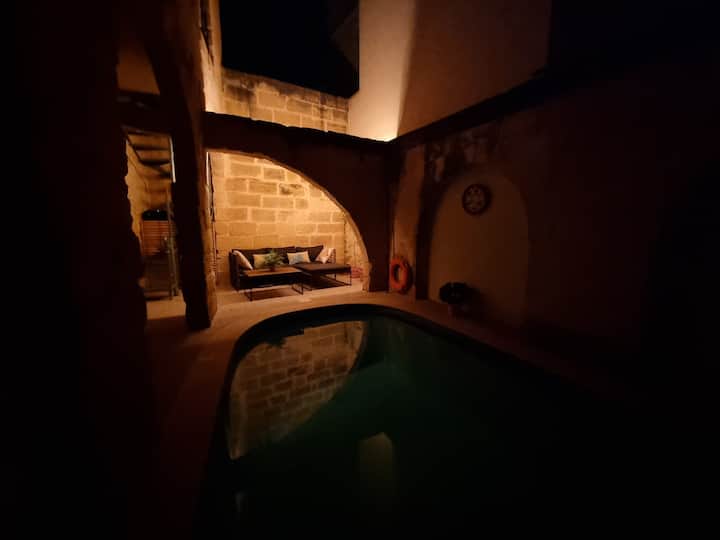 A Gem Of A Character House In Gozo - Malta