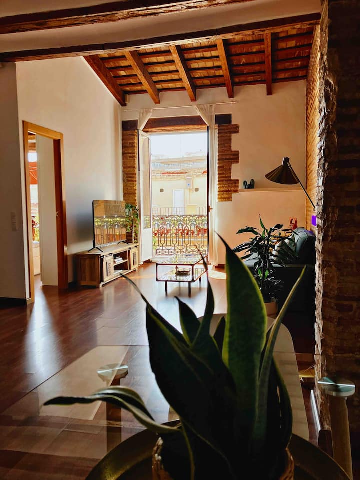 Sole Room · Cozy Attic Near Center – Peaceful Stay - Valencia