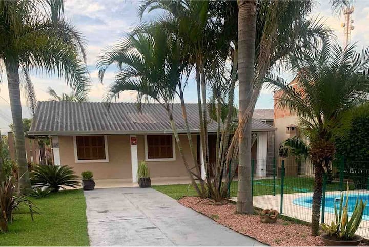 Casa Com 3 Dormitórios E Piscina - Arroio do Sal