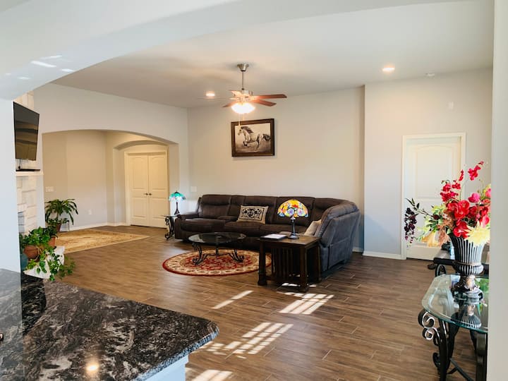 Private Furnished Room - Austin, TX