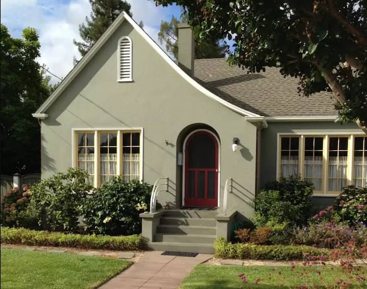 Charming Home And Gardens On Westside Petaluma - Petaluma, CA