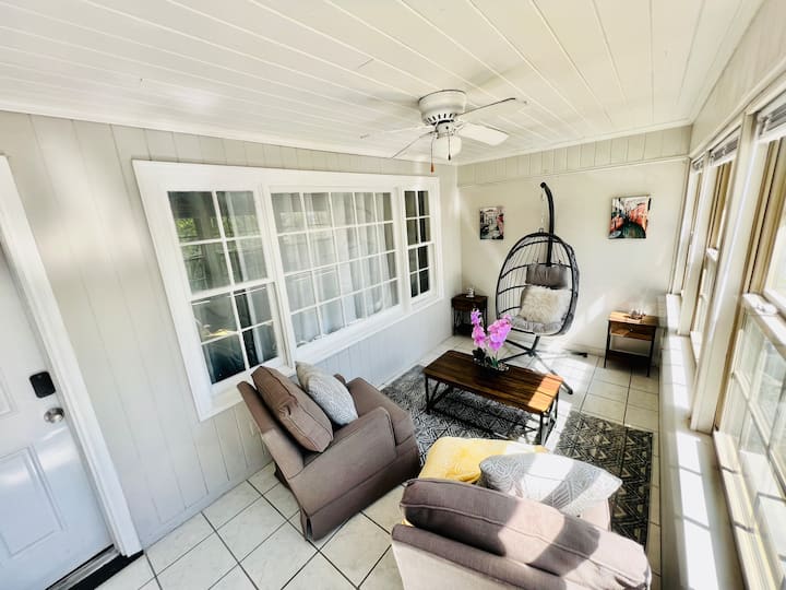 Posh Bungalow Mins From Crossplex! - 伯明罕