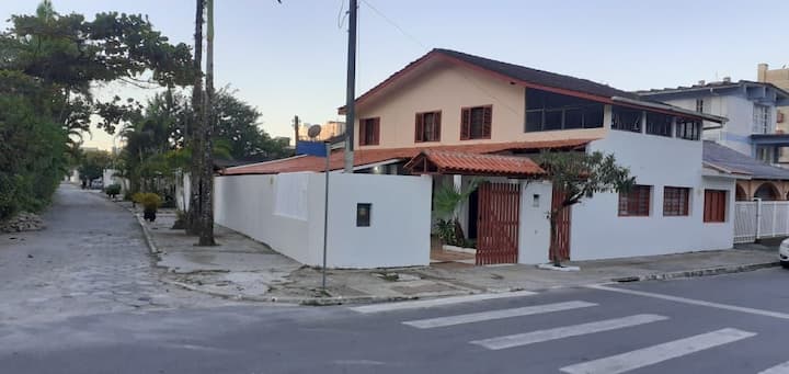 Sobrado Em Caiobá - Matinhos