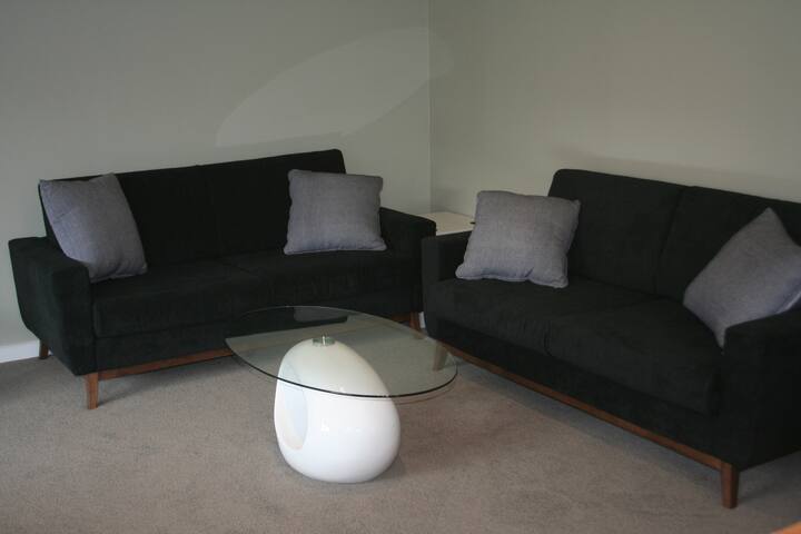 Blackhouse Waikuku Beach - Ideal Beach Getaway - Pegasus