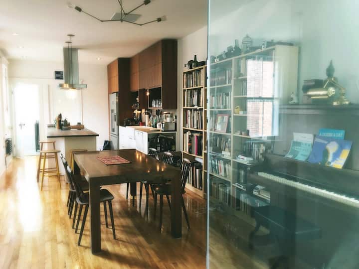 Bright And Spacious 2 Bedroom Apartment - Montreal