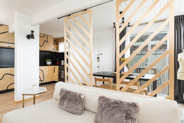 Eclectic Updated Condo In Mid-century Complex - Palm Springs, CA