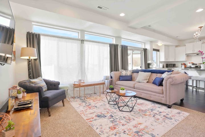 "Community Suburbia" Hot Tub 420 Friendly Outdoors - Aurora, CO