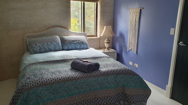 Queen Room 3 @ The Rock Garden B&b - Boyup Brook