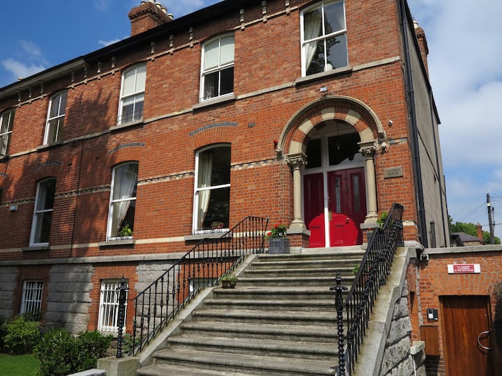 Dublin Holiday Rentals & Homes - County Dublin, Ireland | Airbnb