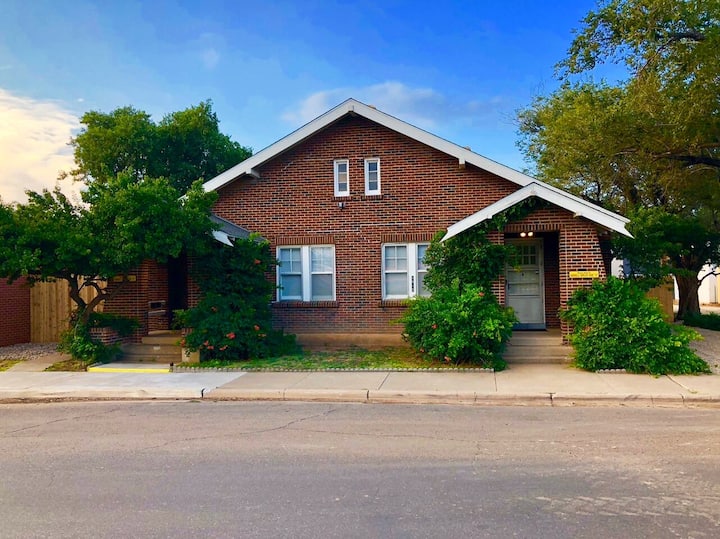 Hubbell Duplex Side A&b On Historic Route 66 - Amarillo