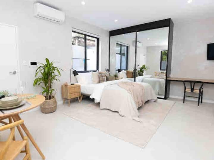 V Bondi Coastal Elegance In Prime Location! - Sídney