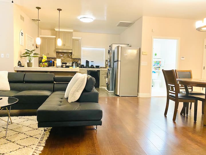 2 Br Guest House With Private Parking & Entrance - Bakersfield, CA