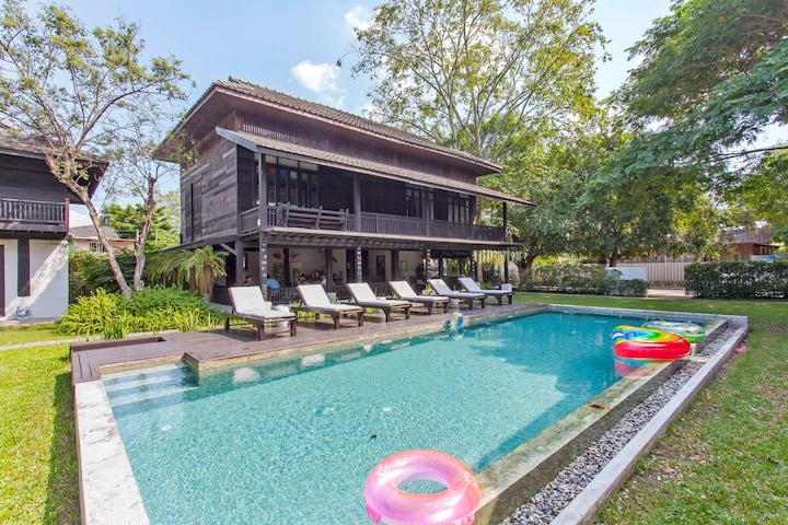 Sweet Dreams Villa 16br W/pool - Chiang Mai