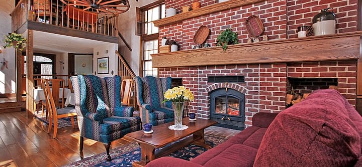 Marigold Room - Baladerry Inn - Gettysburg, PA