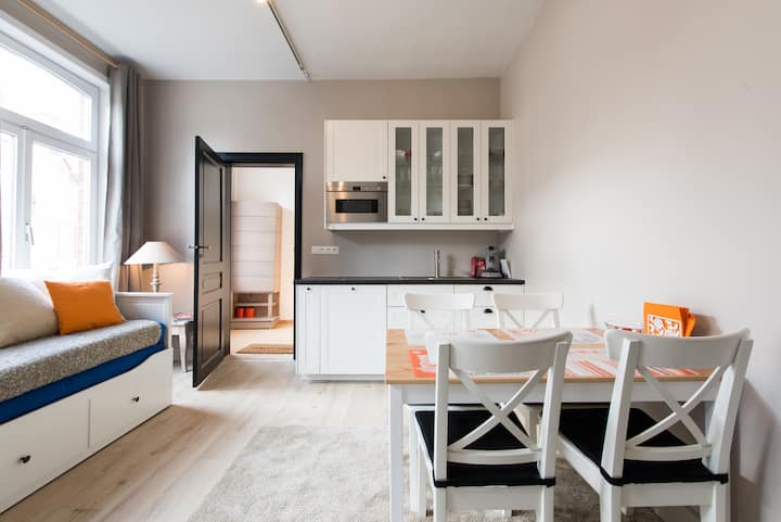 Romy&travis | Bright And Spacious Room - Bruges