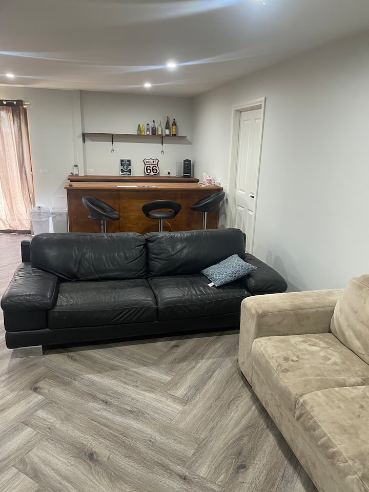 Secluded Bedroom With Access To Outdoor Jacuzzi - Ballarat