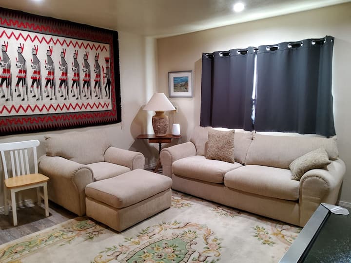 Private 1 Bedroom Apartment W/  Private Parking - Corrales