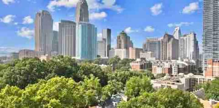 Uptown/4th Ward Luxury Apt/walk To City Center - Charlotte, NC