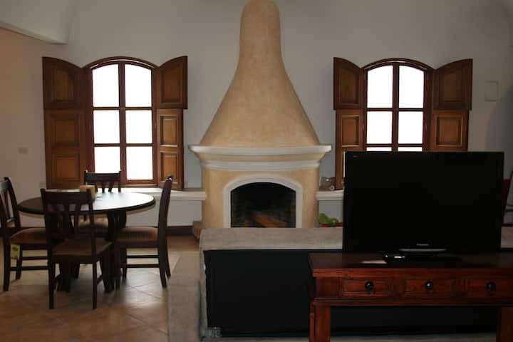 El Lugar Más Bonito De Antigua (B) (Dos Camas) - Guatemala