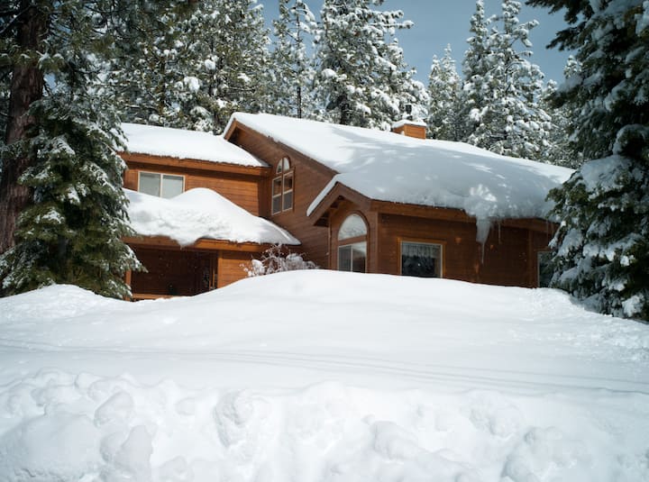 Updated Luxury 4bed/3bath Home With Outdoor Hottub - Truckee, CA