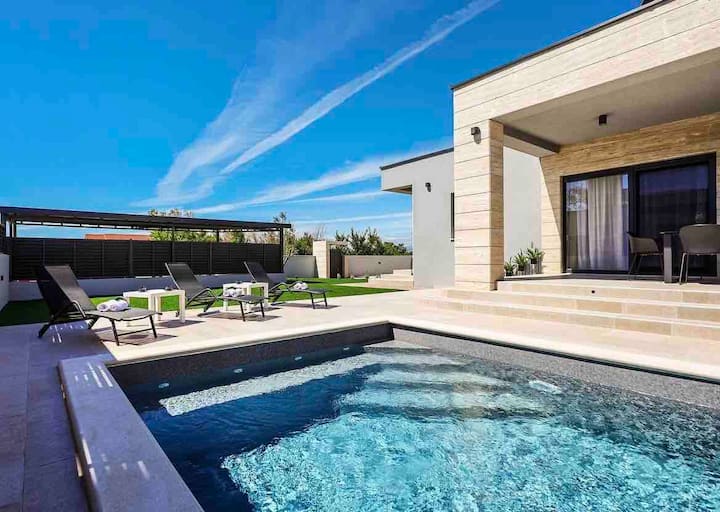 Last Price! Villa Nin A - Nin