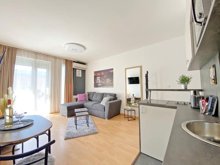 Alex's Downtown Apartment "B" +High Speed Internet - Budapest
