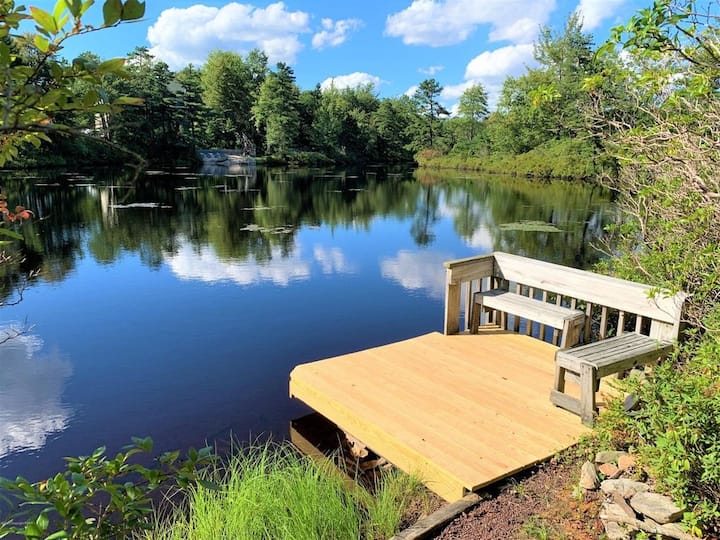 Lakefront Luxury Pocono Getaway With Private Dock - Mount Pocono, PA