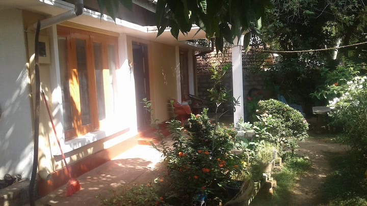 Traditional Lankan Style House - Hikkaduwa
