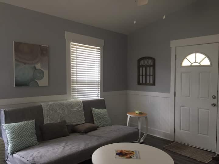 Cozy Lakeside Cottage 25 Mins To Uptown Charlotte - Charlotte, NC
