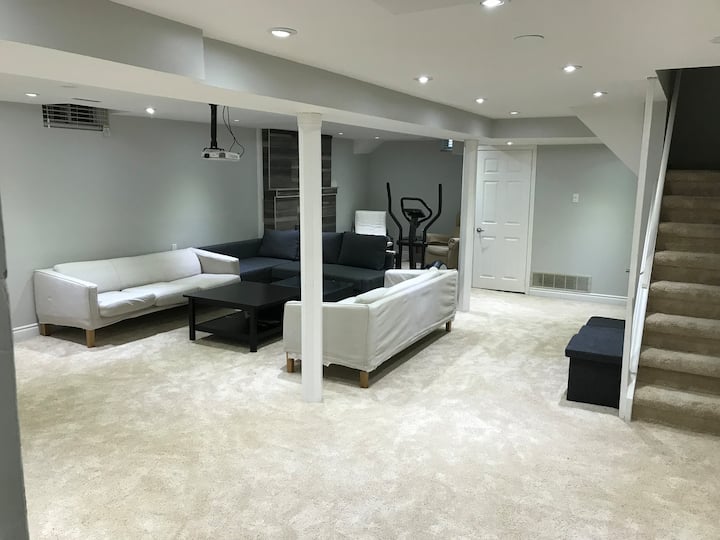 Brand New Luxury Basement Apt. Spacious & Cozy - Brampton