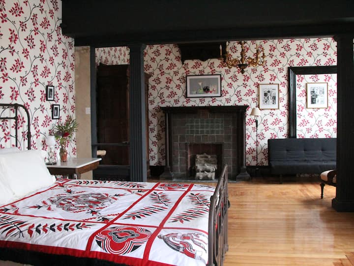 Historic House Bed & Breakfast W/art Rm #1 - Providence, RI
