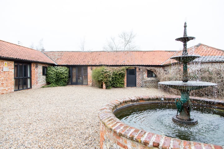 3 Bed Barn Holiday Cottage - Diss
