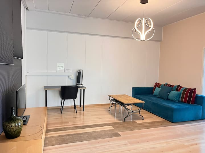 Bright, Comfy, Industrial Looking - Erlenbach
