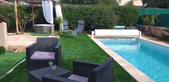 Jacuzzi +Piscine Privés ; Plages<15 Min à Pied - Plage des Sablettes