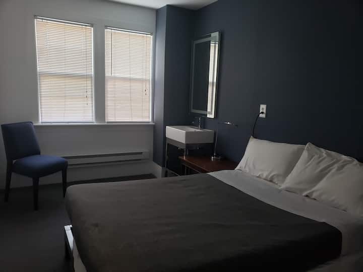 Rainbow Mountain Resort- Lodge Room Double Bed - East Stroudsburg