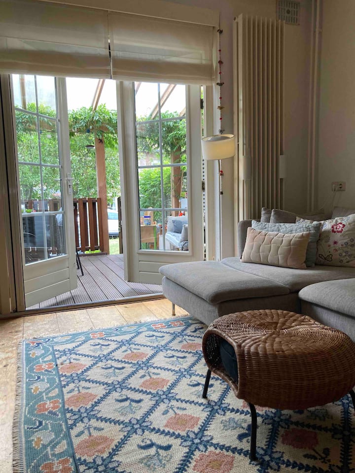 Central & Green, Charming Split-level Familyhome - Alkmaar