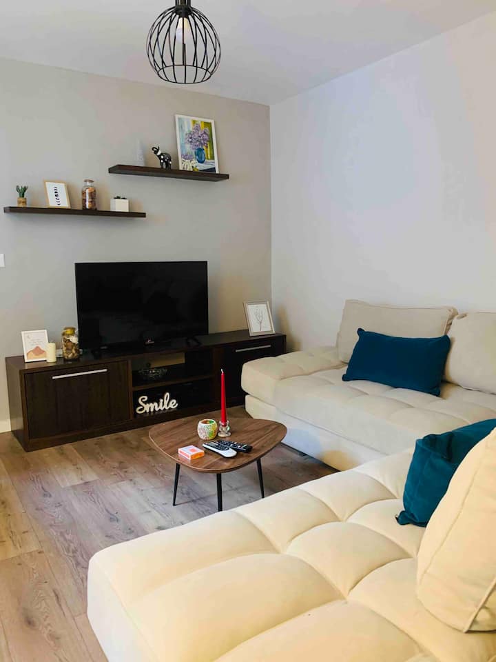 Primary Location 3-floor Villa With 5 Bedrooms - Tirana