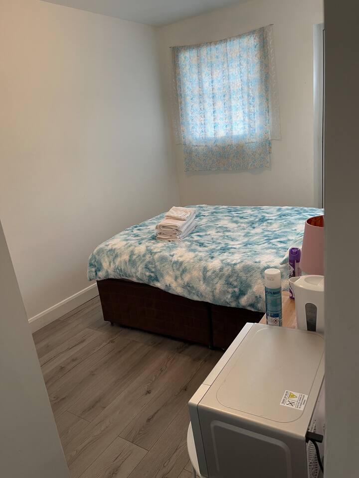 En-suite Room With Free Local Parking - Corby