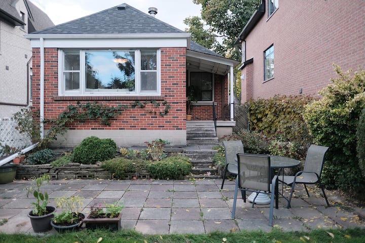 Whole 2br House - Convenient & Quiet Neighbourhood - Toronto
