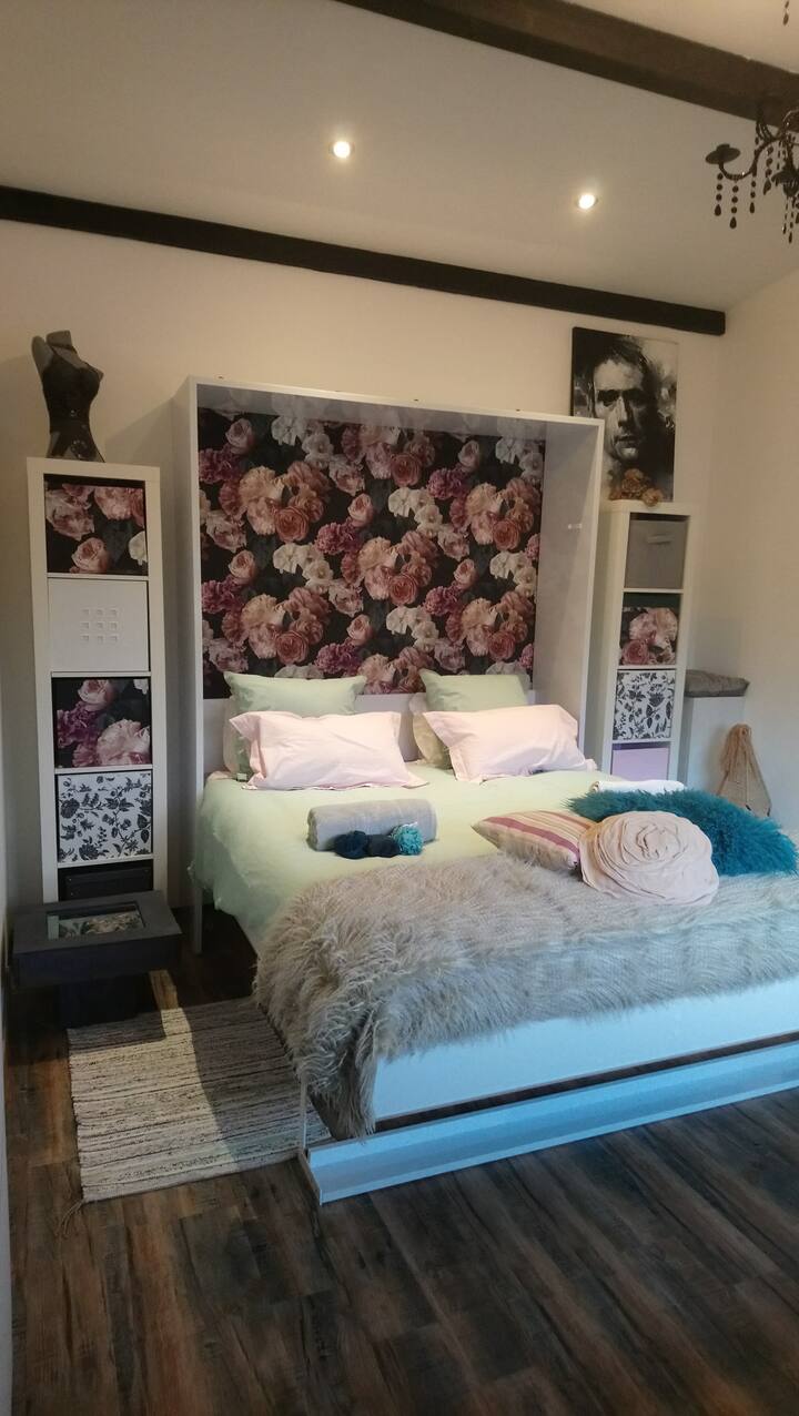 Chambre Dans
Maison D'artiste En Brocéliande - Le Verger