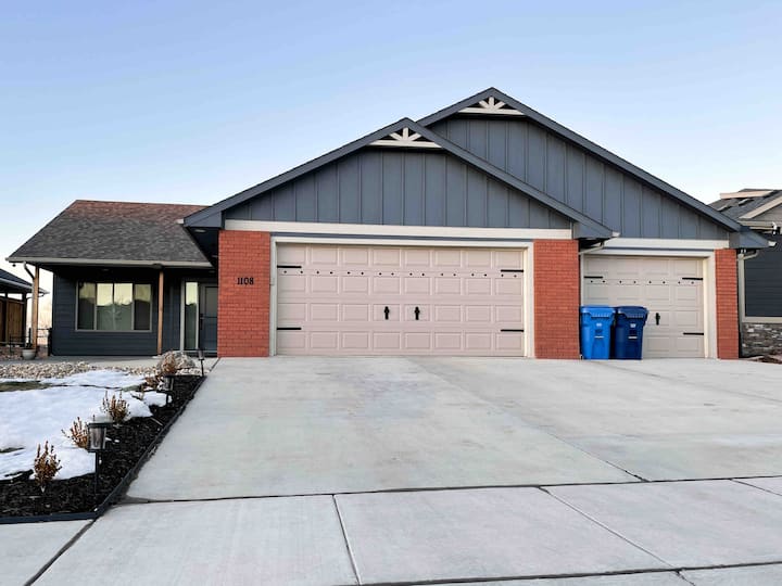 Falls Park4king Beds+3bath Near Downtown & Airport - Palisades State Park, Garretson