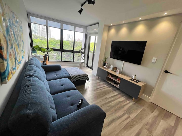 Beautiful | Central Apartment | Parque Omar View - Panama City