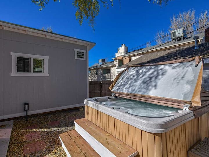Renovated Downtown Home W/ Spa - Prescott, AZ