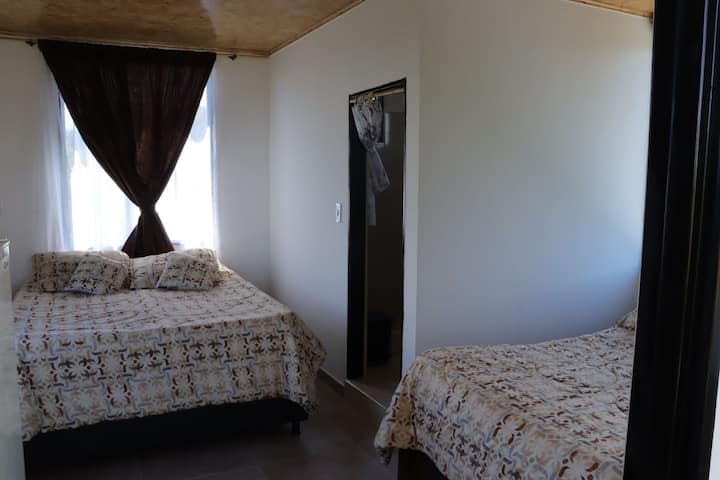 Habitación Con Dos Camas Dobles - San Bernardo
