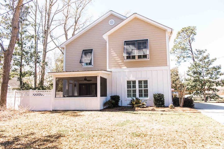Charming Coastal Home Near Marshwalk & Beach - Murrells Inlet, SC