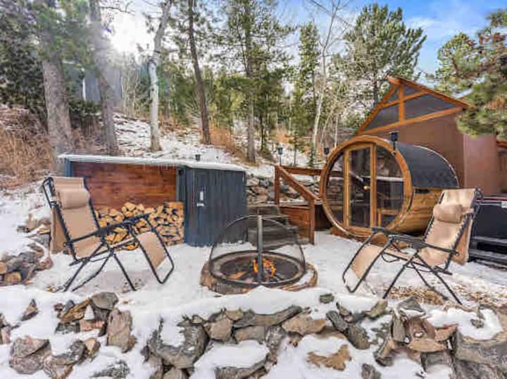*Hot Tub*firepit*sauna Peak To Peak Retreat (Loft) - Nederland, CO