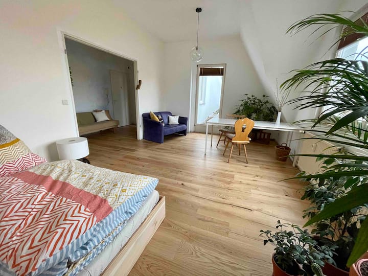 Bright Apartment With Balcony For Plant Lovers! - Berlin